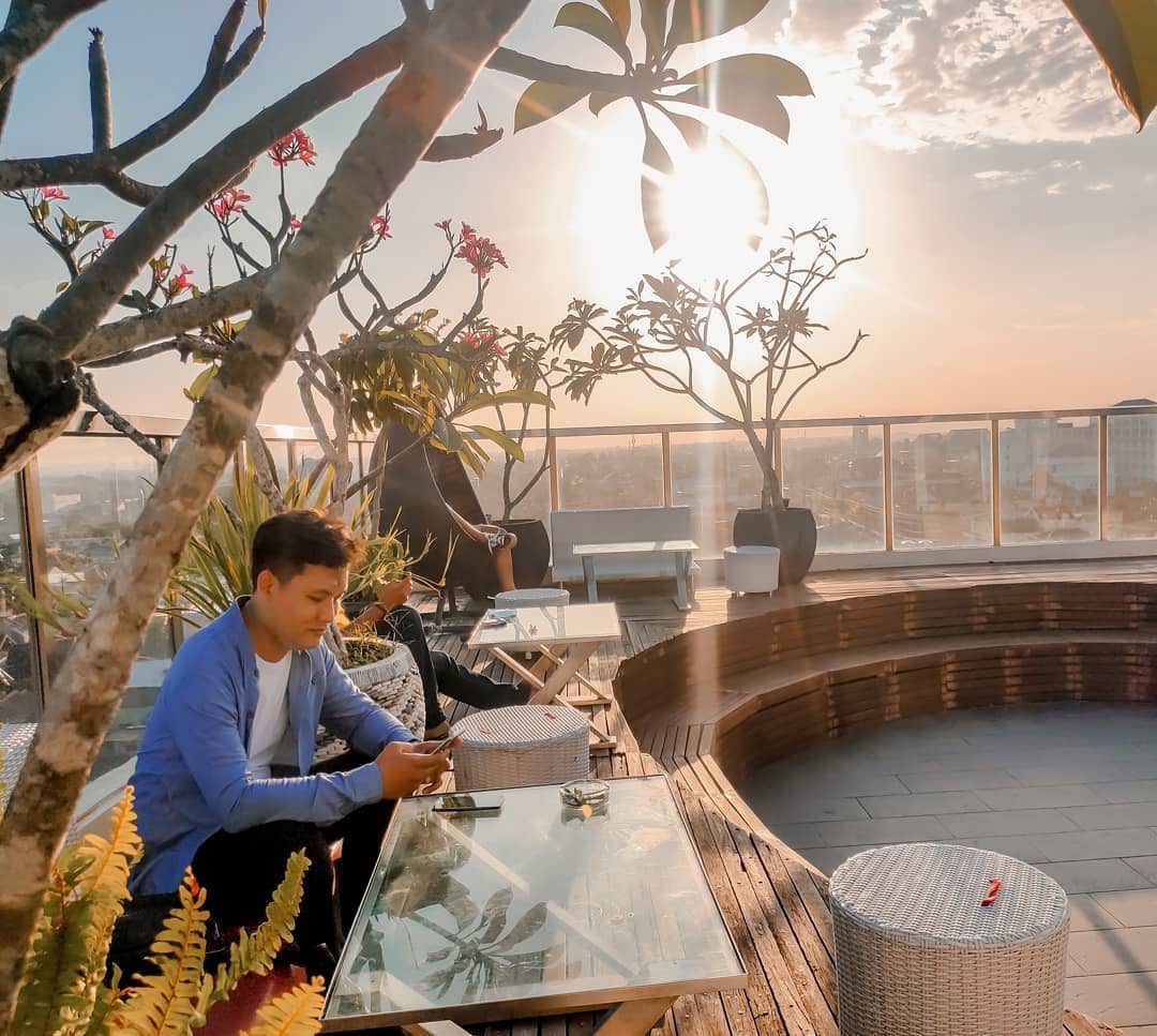 Menikmati Keindahan Sunset di Tengah Malioboro, Rooftop Sky Bar Ibis Jogja