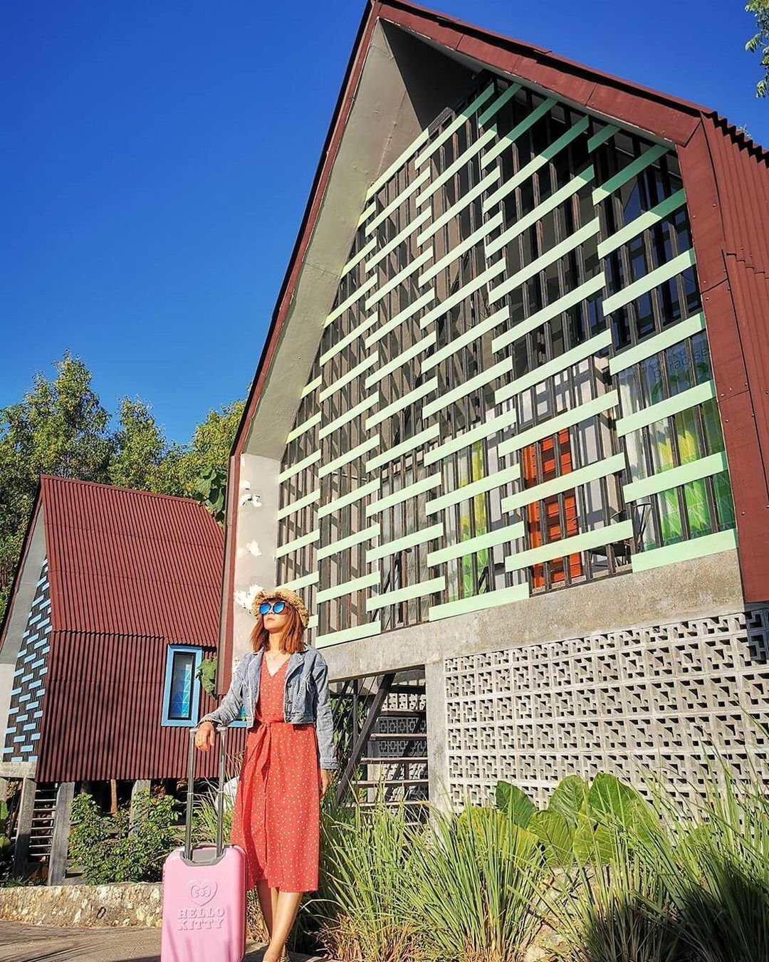 Resort dengan Private Pool dan Pemandangan Laut yang Menggoda| Radika ...