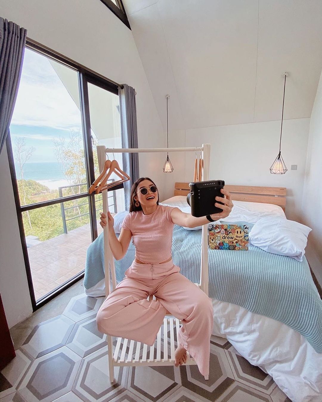 Resort dengan Private Pool dan Pemandangan Laut yang Menggoda| Radika ...