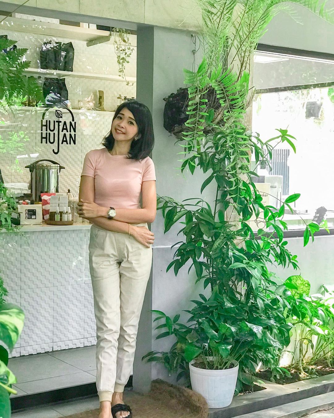 Cafe Hutan Hujan di Bogor, Tempat Nongkrong Suasana Hutan yang Cozy Abis