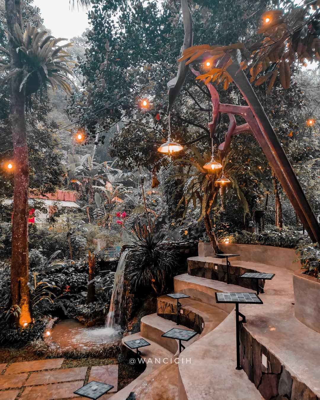 Cafe di Dalam Hutan yang Super Keren dan Instagenik (hanya 40 menit ...