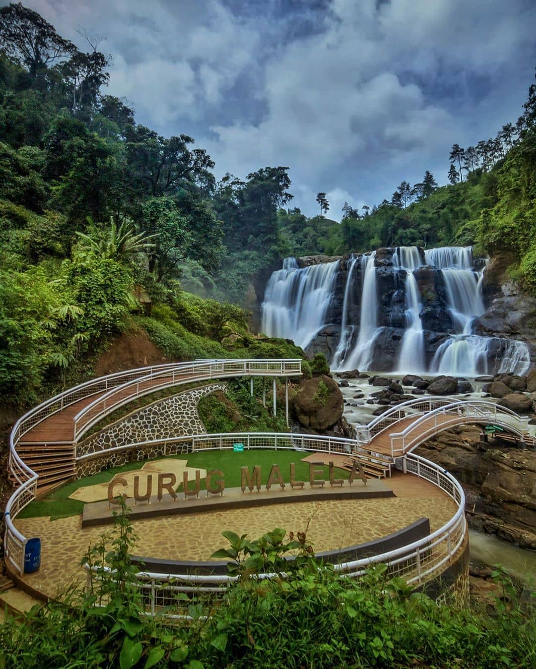 Curug Malela, The Little Niagara didalam Hutan yang Sudah Dipercantik ...