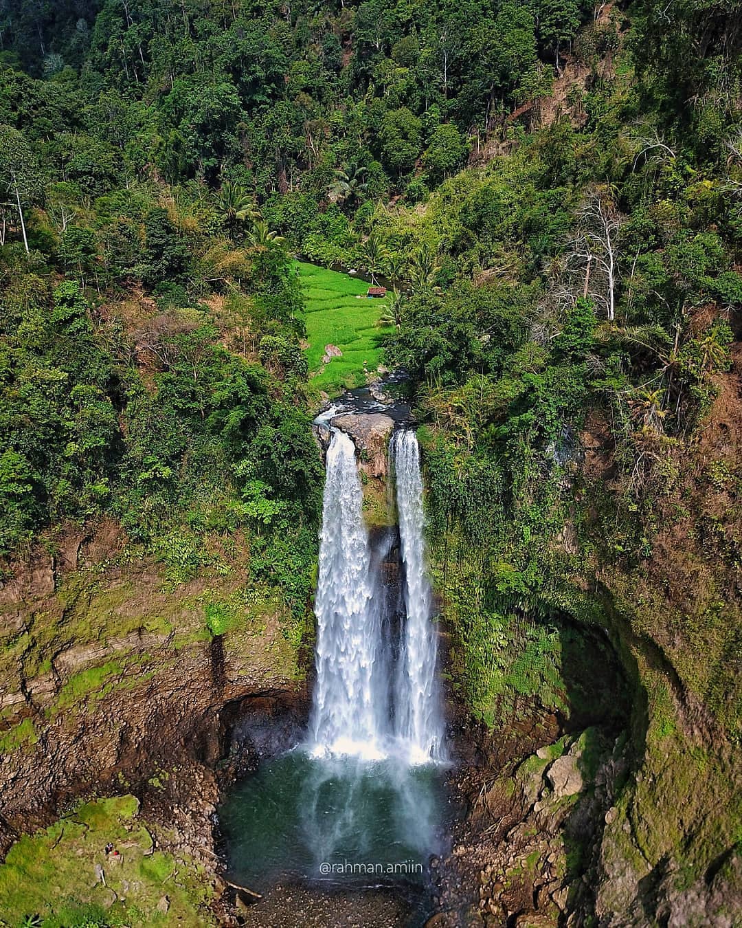 Curug Sanghyang Taraje, Pesona Air Terjun Tertinggi di Garut yang Masih ...