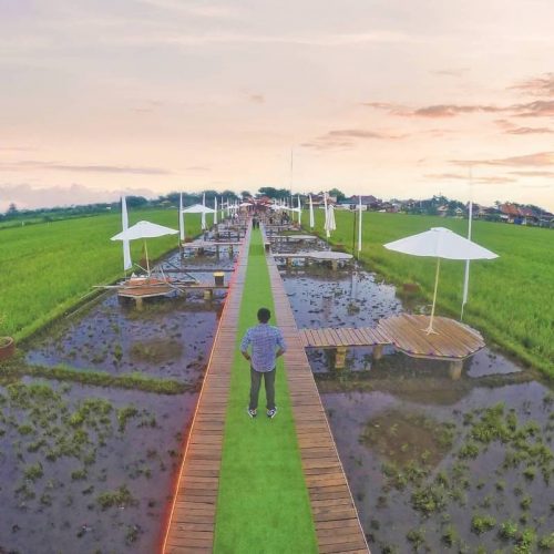 Gubuk Paddi, Cafe Tengah Sawah di Kawasan Ngoro yang Instagenic ...