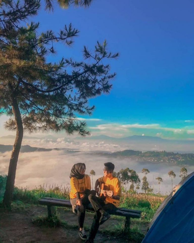Gunung Putri Lembang, Spot Tracking Bersahabat Bagi Pendaki Pemula di Bandung Barat!