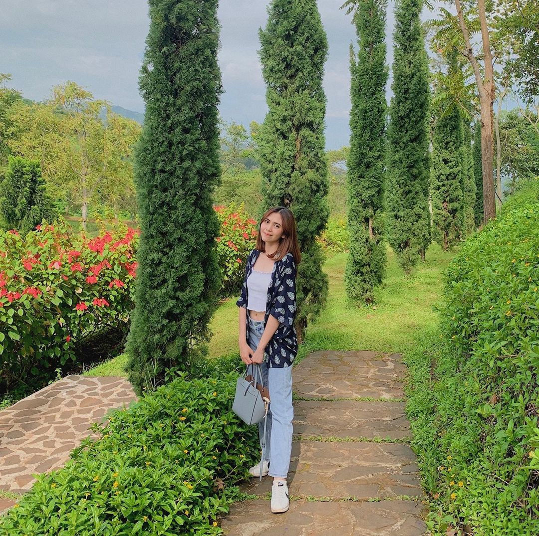 Kebun Mawar Situhapa, Objek Wisata & Penginapan dengan Pemandangan ...