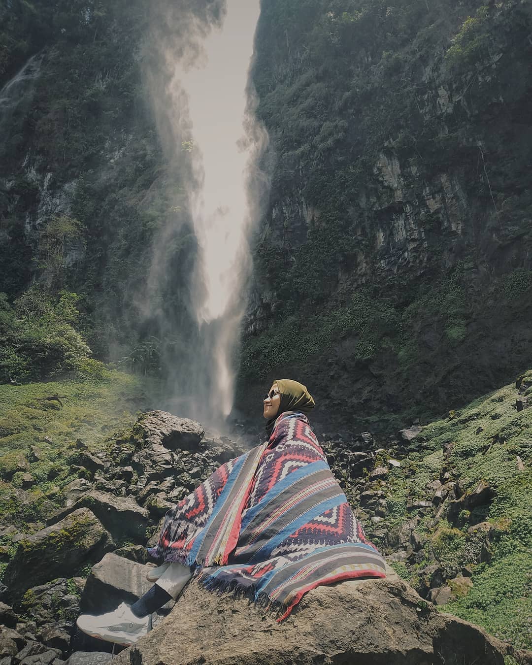 Curug Cileat, Tempat Menikmati Keindahan Air Terjun Serta Tebing Hijau ...