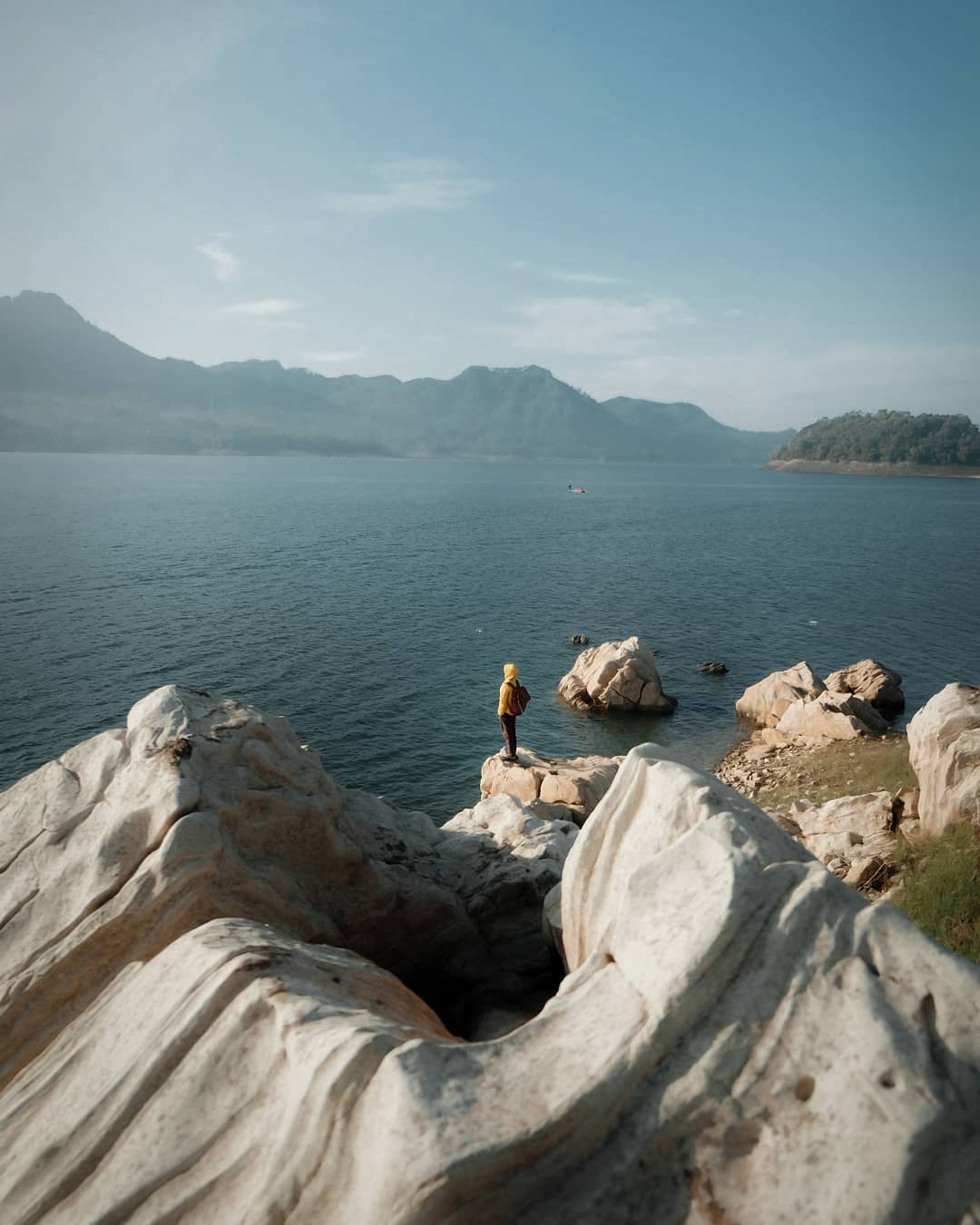 Waduk Wadaslintang Memang Cocok Buat Berwisata Sekaligus Memancing ...