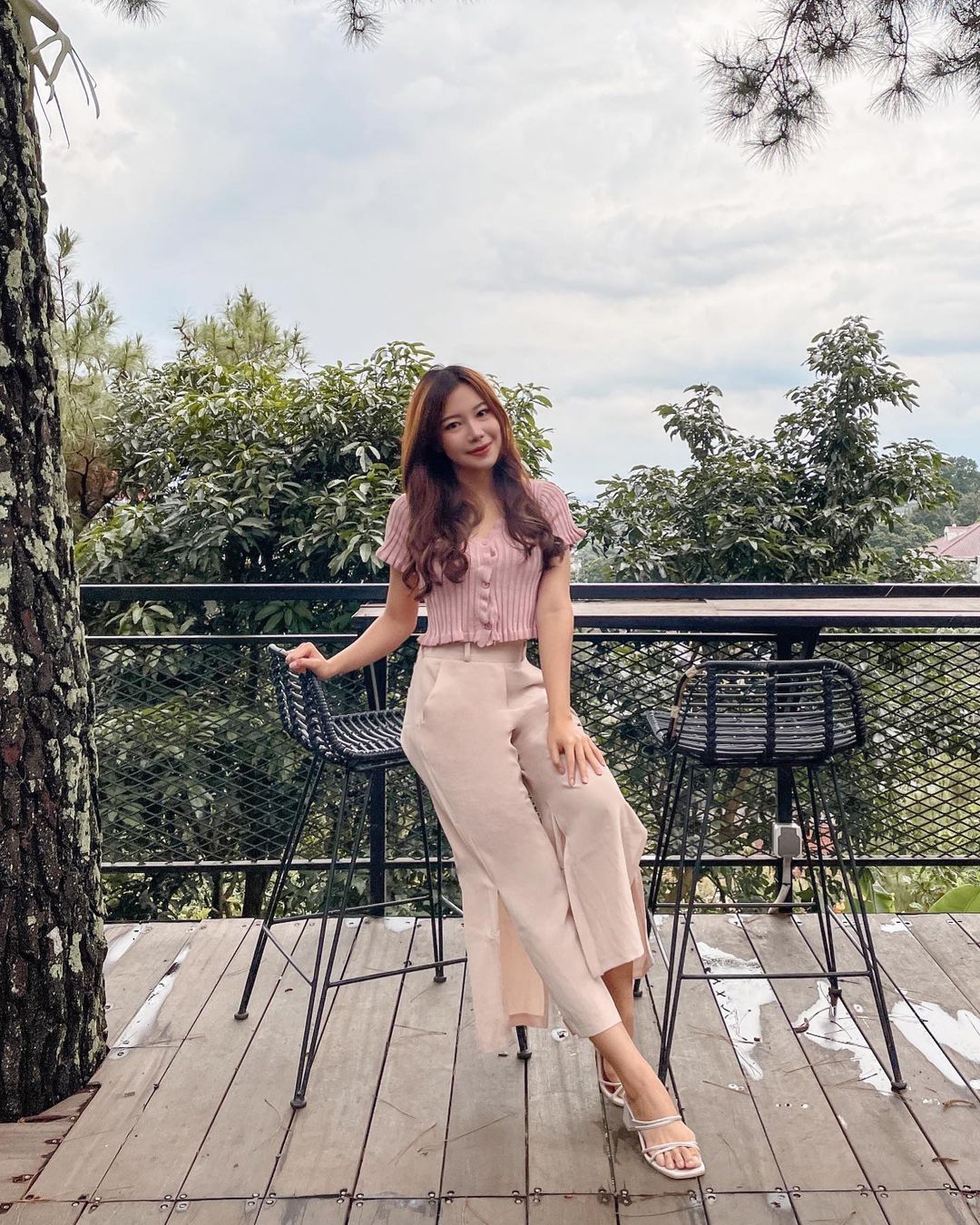 Edelweiss Tea and Coffee House, Cafe Cozy dan Instagramable di Bandung ...