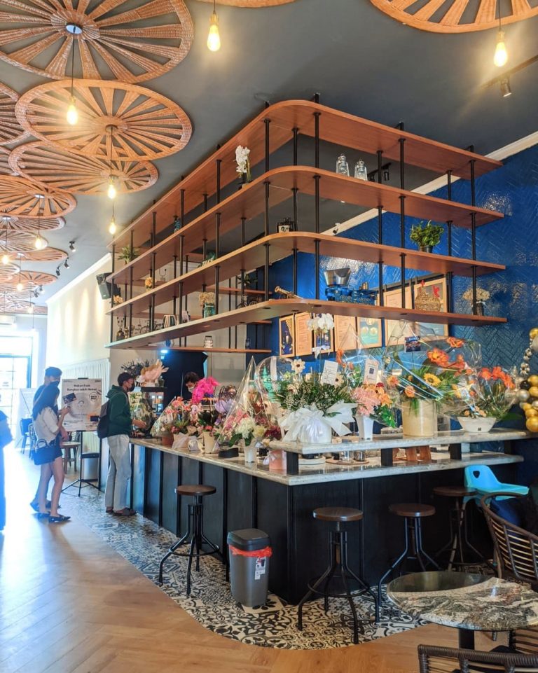 Zocco Heritage Cafe, Tempat Ngopi Kekinian di Malang Favorit Anak Muda ...