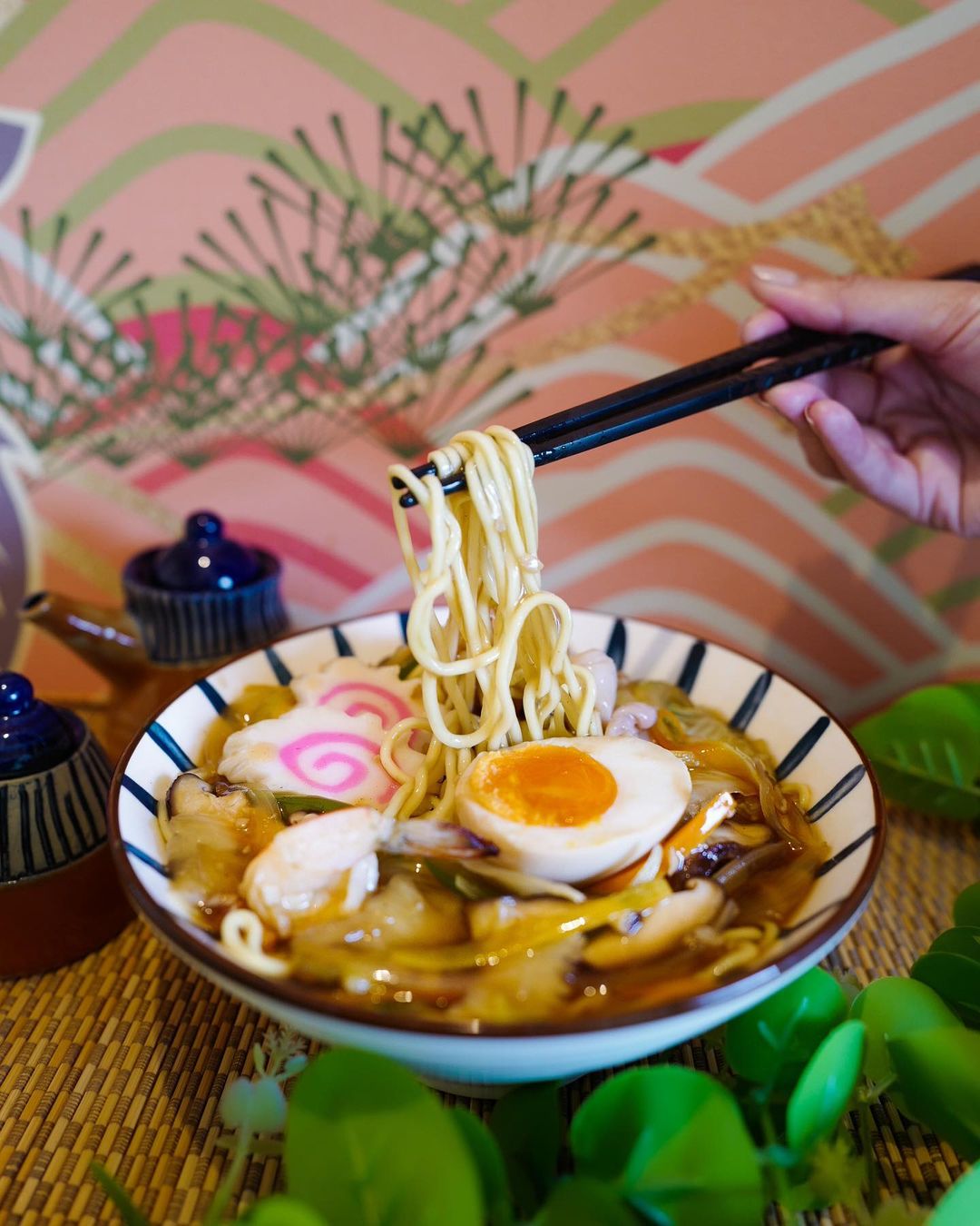 Yujo Sushi, Resto Ala Jepang yang Lengkap dengan Suasana, Dekorasi dan ...