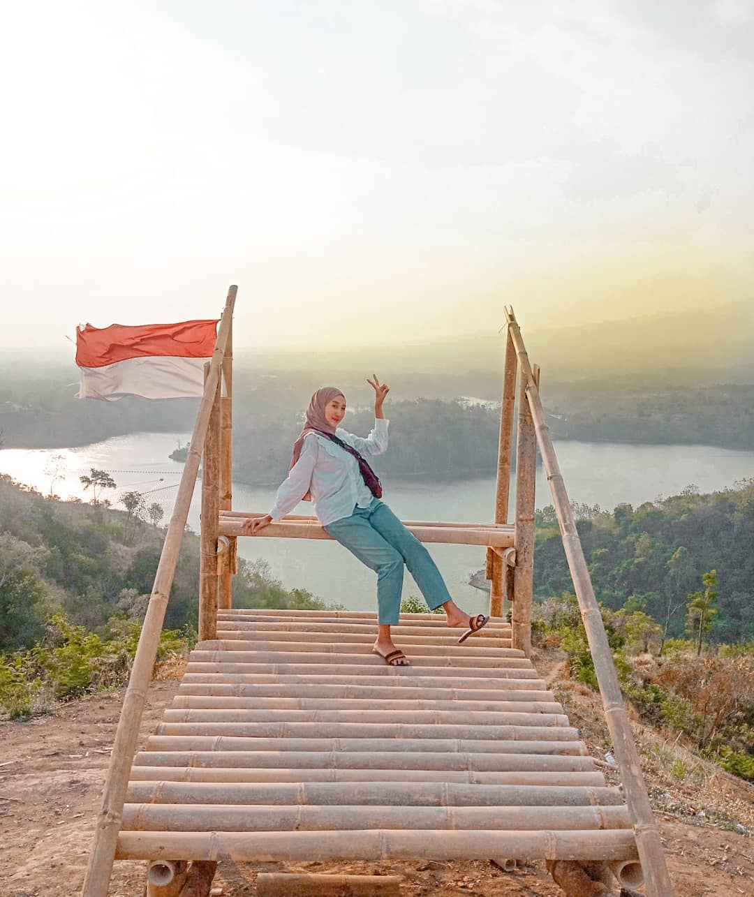 Wisata Waduk Logung Kudus Menawarkan Keindahan Alam Mempesona & Suasana ...