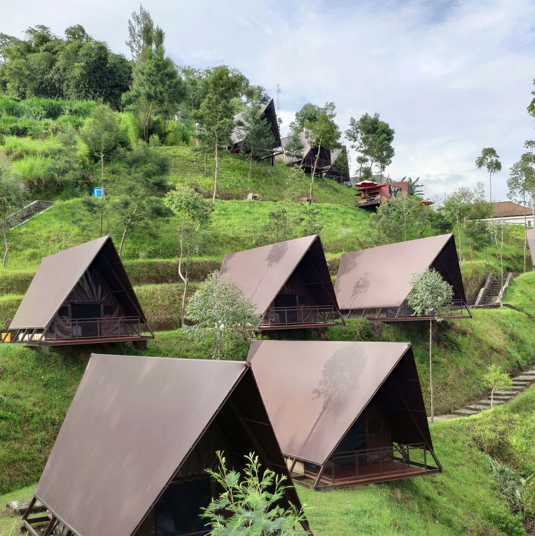 Glamping Mewah di Kema Merbabu, Camping di Tengah Hutan dengan ...