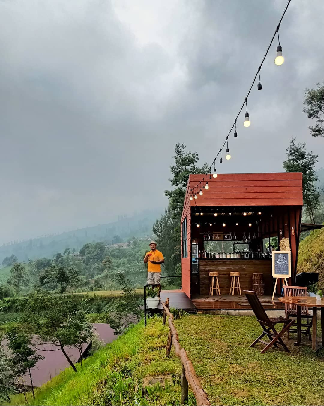Glamping Mewah di Kema Merbabu, Camping di Tengah Hutan dengan ...