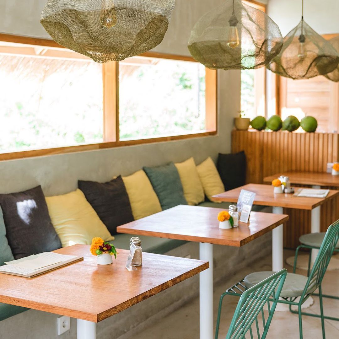 KOI Cafe Canggu, Tempat Makan Tepi Pantai yang Cocok Buat Nikmatin ...